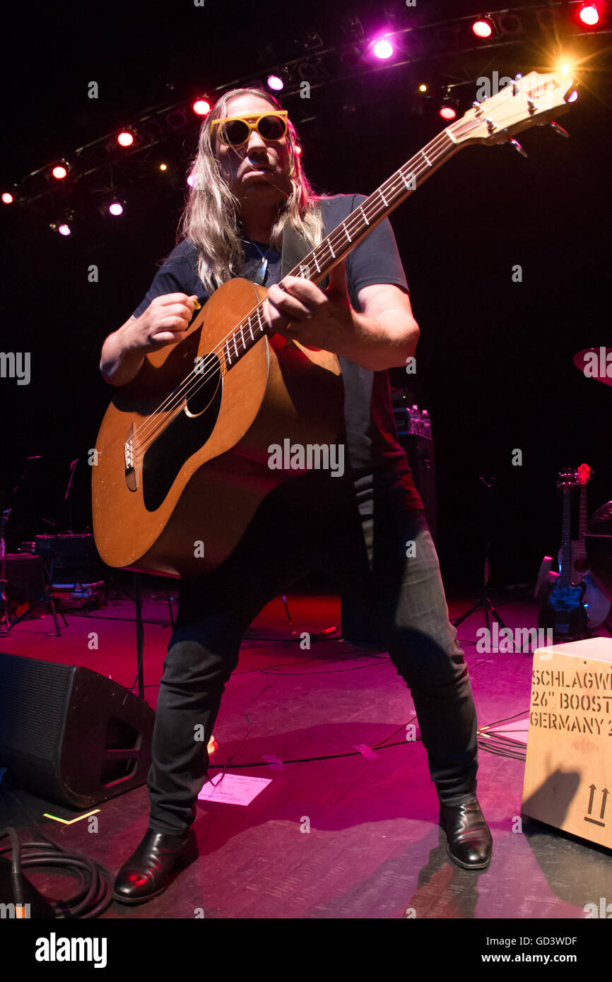 Violent femmes 2016 hi-res stock photography and images - Alamy