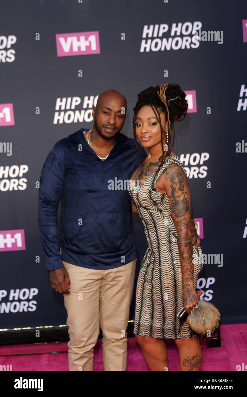Black ink crew vh1 hi-res stock photography and images - Alamy