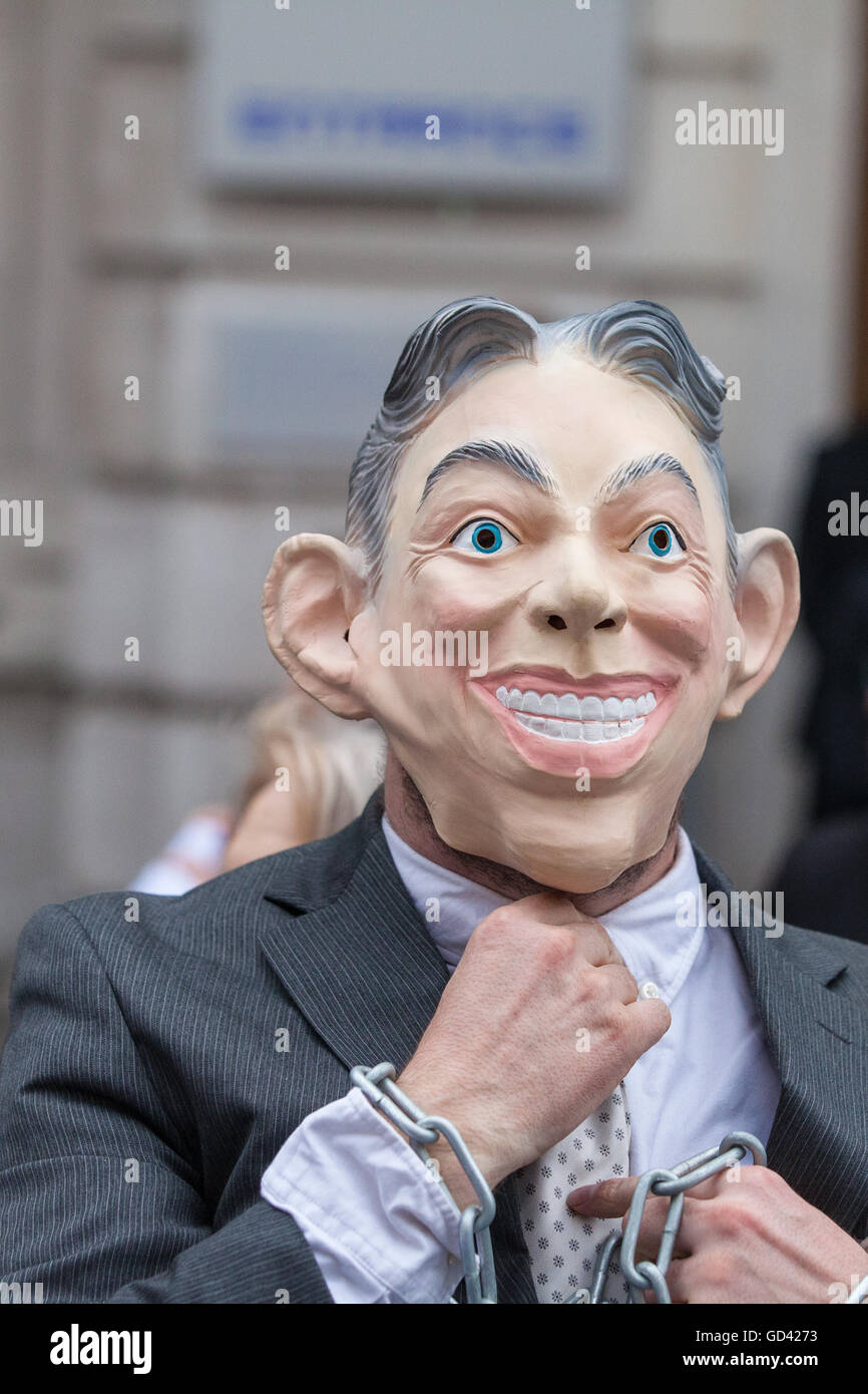 Wearing tony blair mask hi-res stock photography and images - Alamy