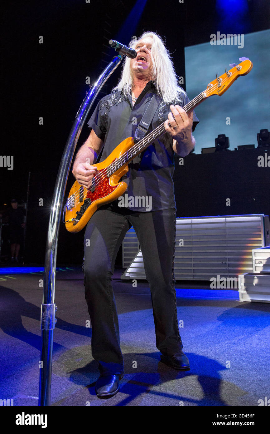 Milwaukee, Wisconsin, USA. 6th July, 2016. BRUCE HALL of REO Speedwagon ...