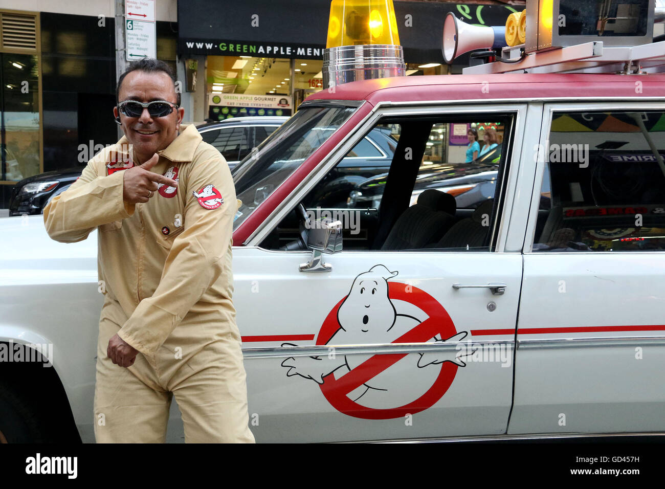 Ghostbusters ecto 1 hi-res stock photography and images - Alamy