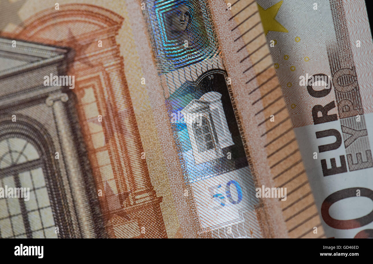The new 50 Euro note is presented at the Bundesbank in Frankfurt on the ...
