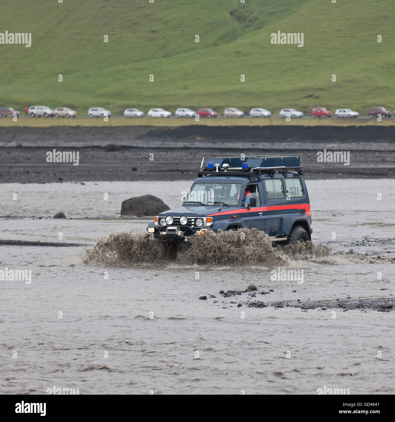 Jeep crossing the Mulakvisl river in Myrdalssandur, Iceland Stock Photo ...