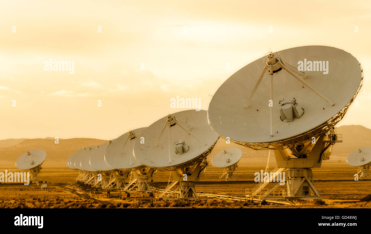 Radio telescopes desert hi-res stock photography and images - Alamy