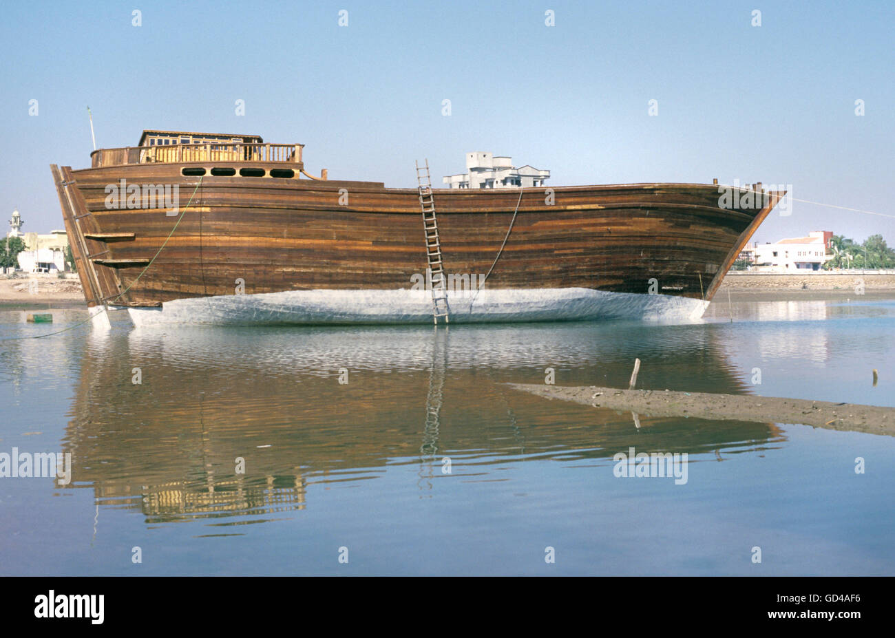 Mandvi ship hi-res stock photography and images - Alamy