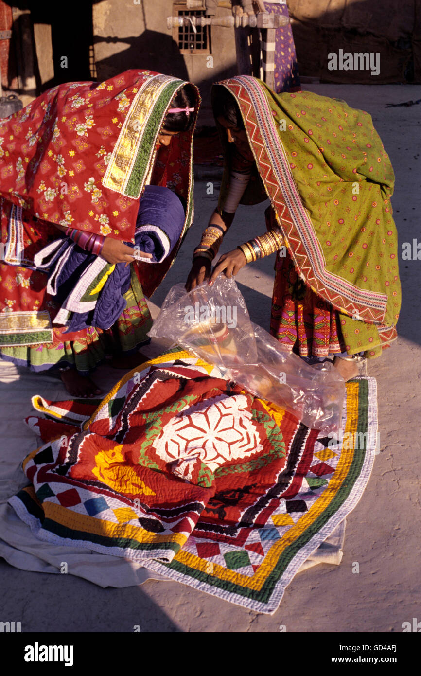 Tribal workers of gujarat hi-res stock photography and images - Alamy
