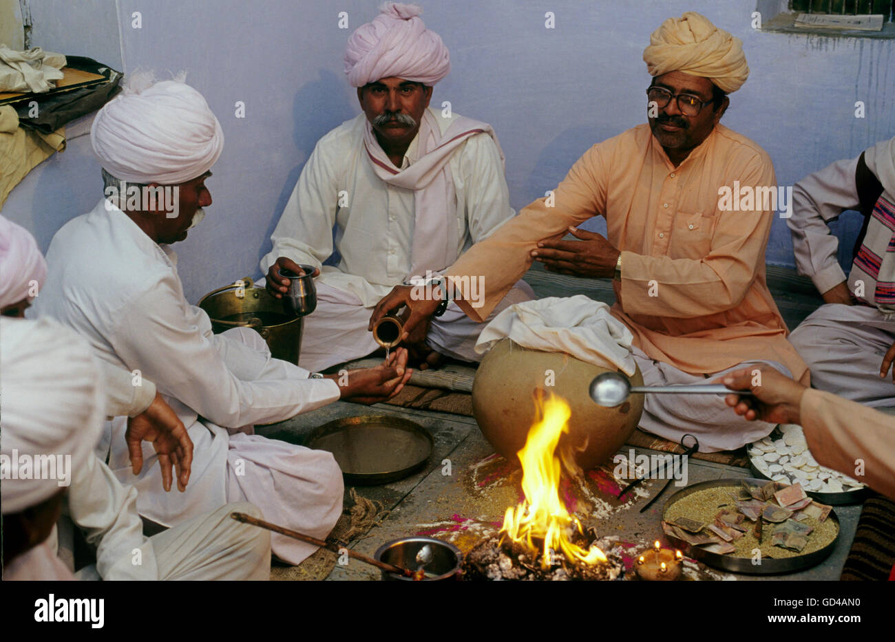 Hawan ceremony hi-res stock photography and images - Alamy