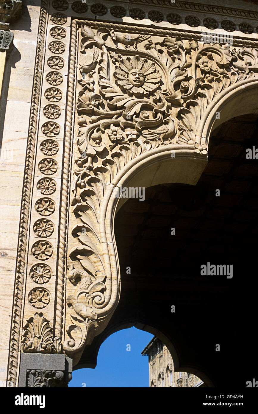 Carving designs hi-res stock photography and images - Alamy