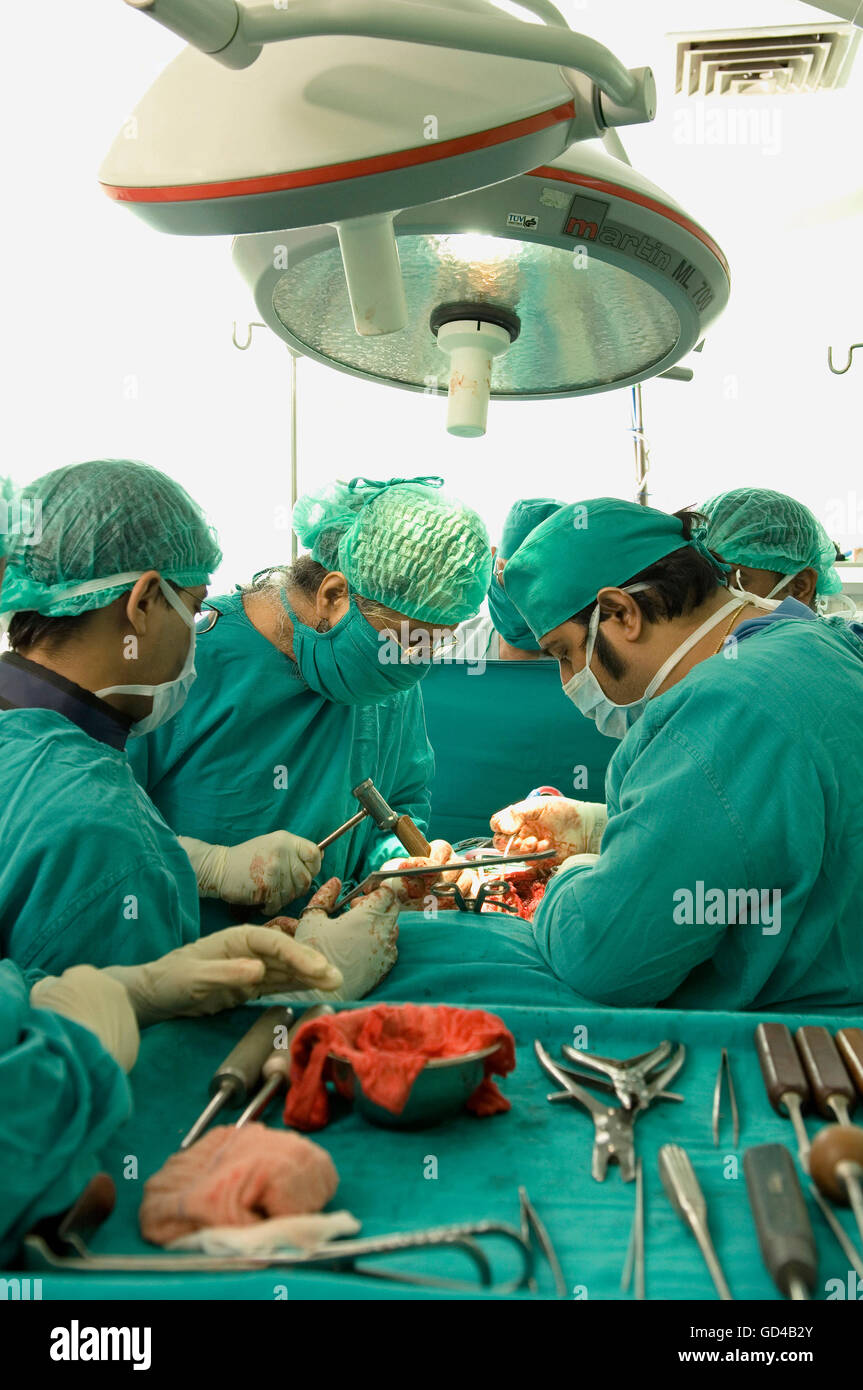 Operation theatre india hi-res stock photography and images - Alamy