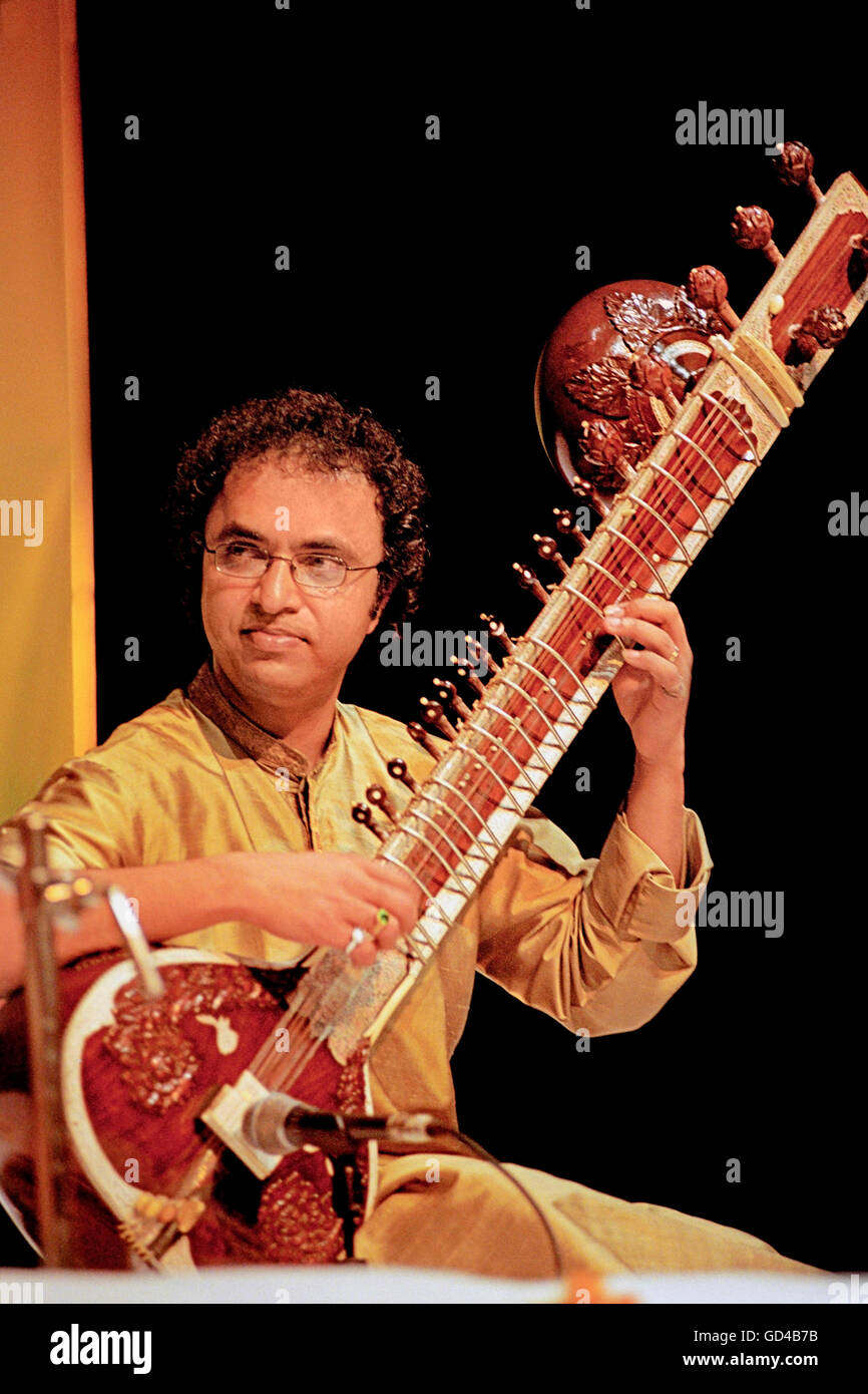 Shastriya sangeet hi-res stock photography and images - Alamy