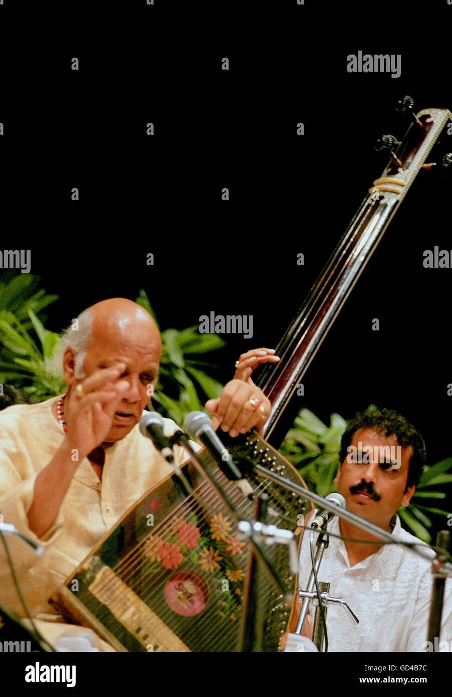 Mani Artist High Resolution Stock Photography and Images - Alamy