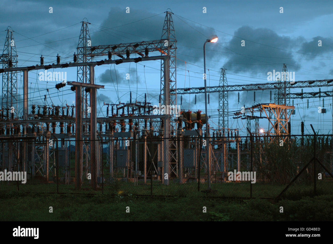 Electric tower pylons hi-res stock photography and images - Alamy