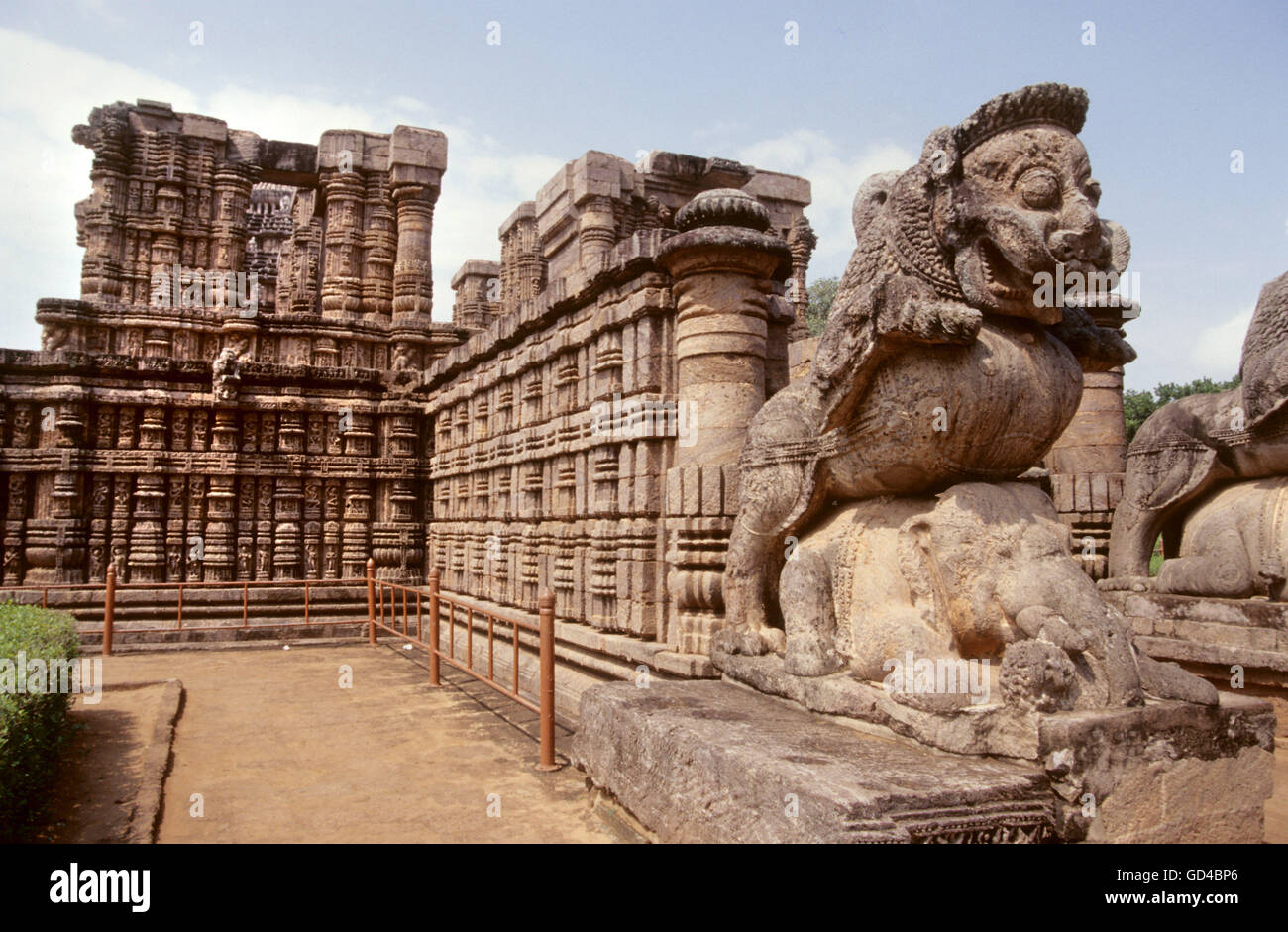 Konark ancient sculptures hi-res stock photography and images - Alamy