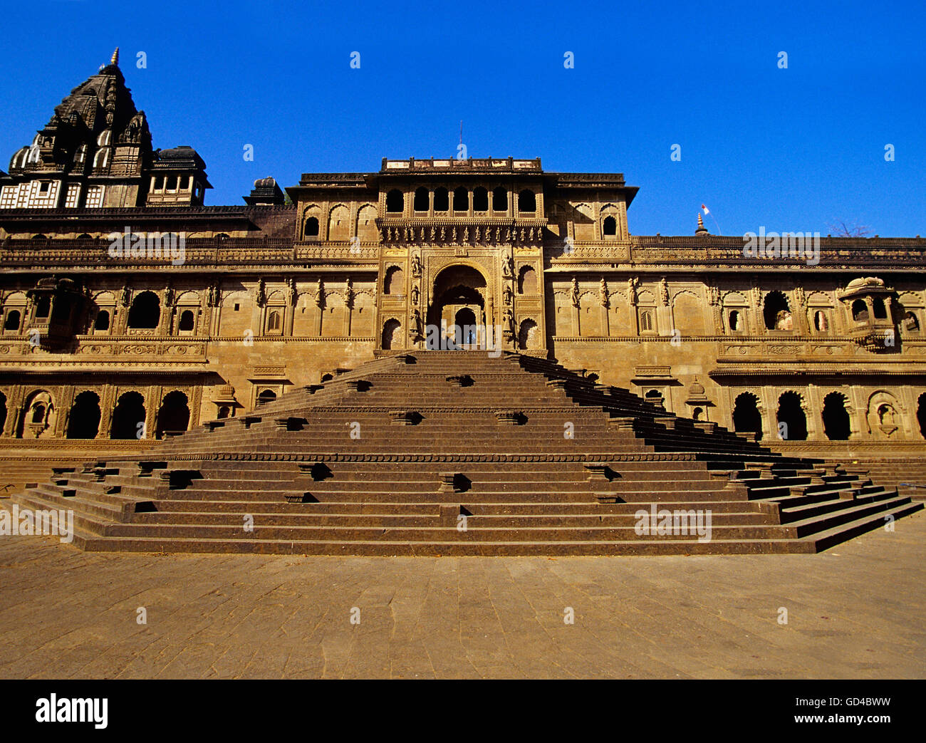 Maheshwar Ghat Stock Photo - Alamy