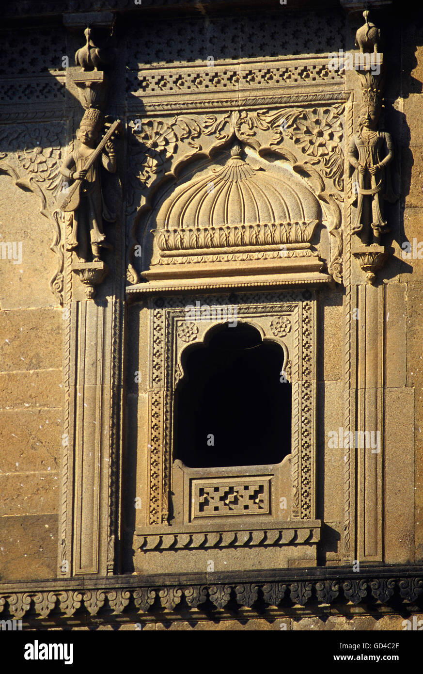 Maheshwar ghat hi-res stock photography and images - Alamy