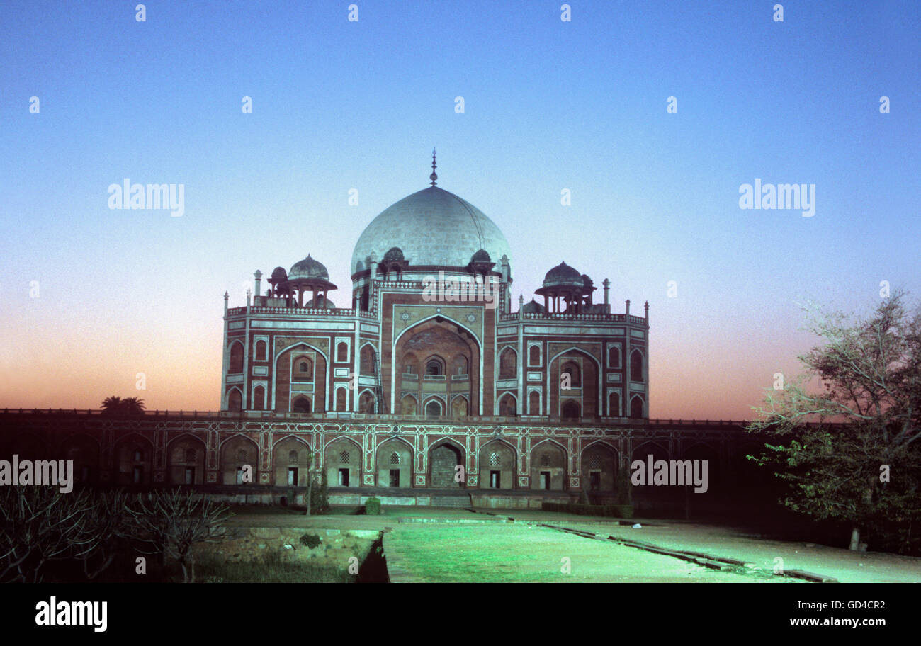 Humayun's tomb night hi-res stock photography and images - Alamy