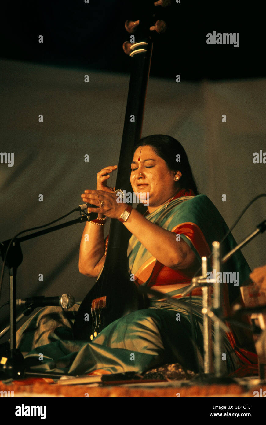 Shubha hi-res stock photography and images - Alamy