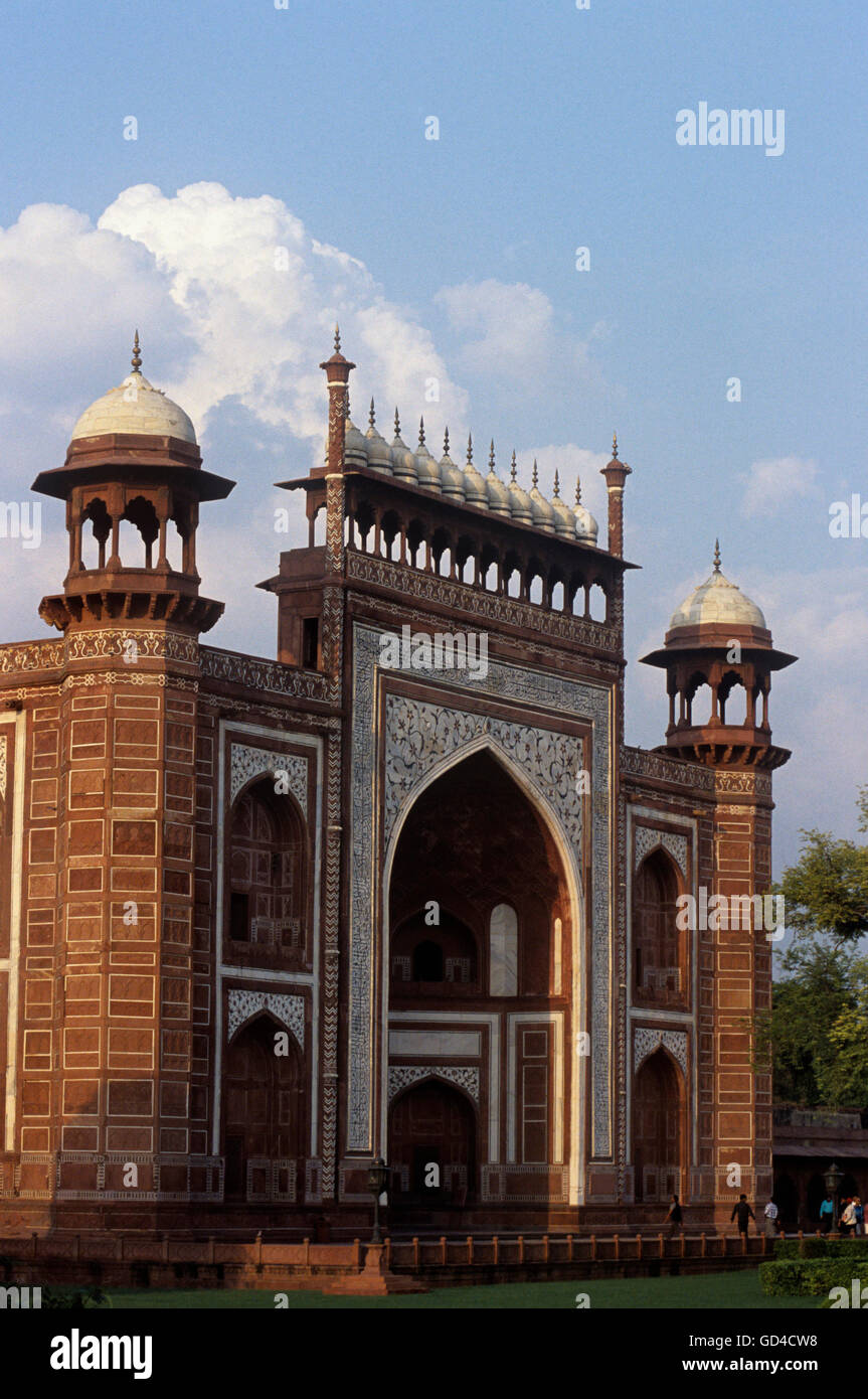 Entrance of Taj Mahal Stock Photo - Alamy