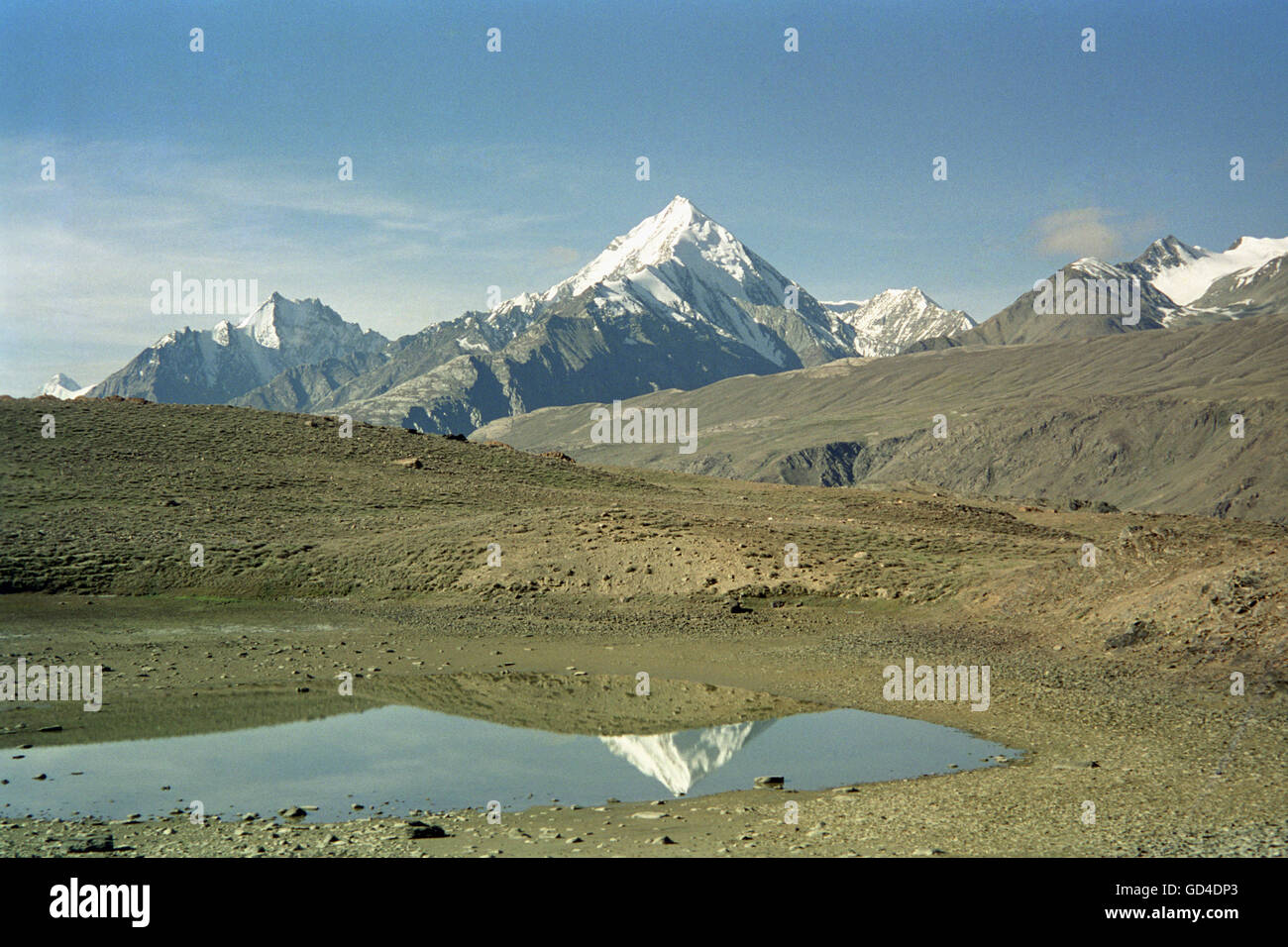 Chandrataal lake hi-res stock photography and images - Alamy