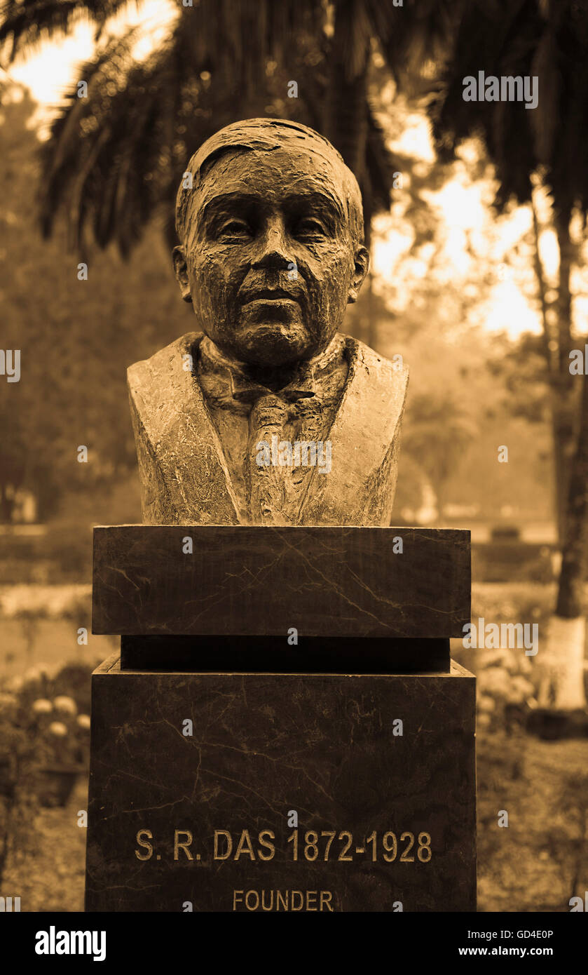Bust of Mr. Satish Ranjan Das Stock Photo - Alamy