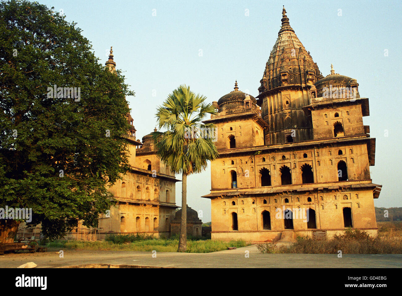 Orchha monuments hi-res stock photography and images - Alamy