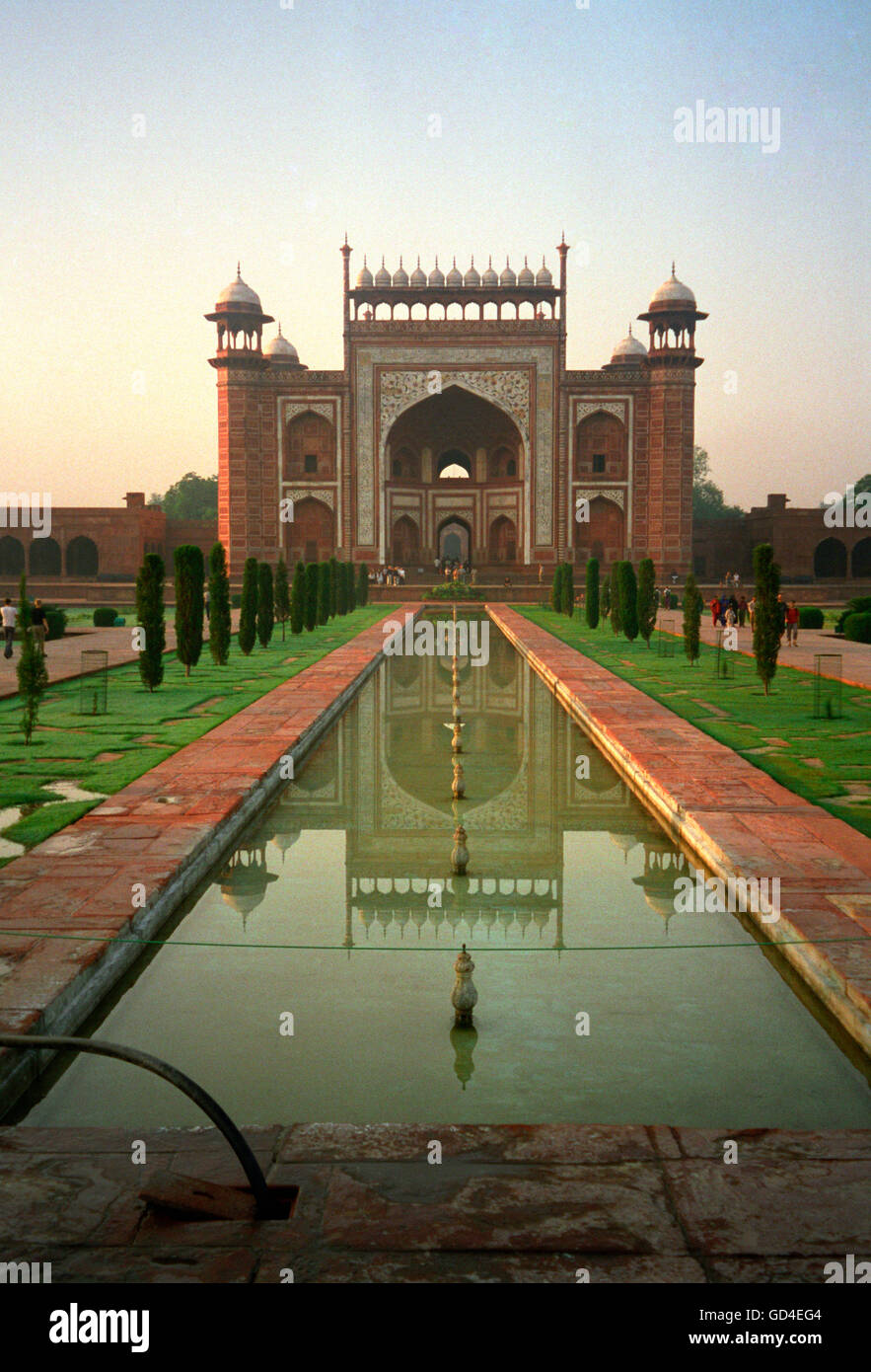Gate of Taj Mahal Stock Photo - Alamy