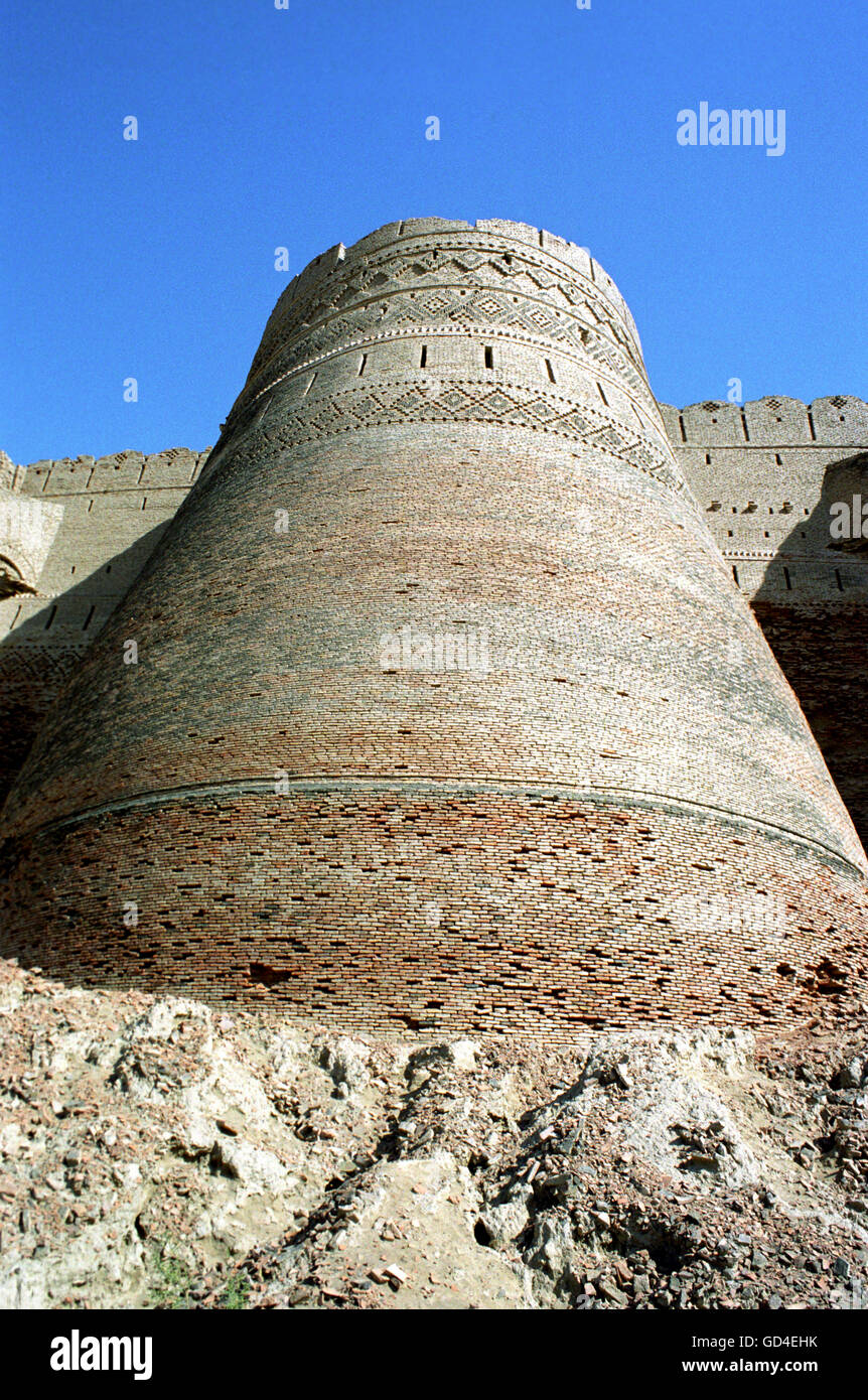 Fort of Derawar Stock Photo - Alamy