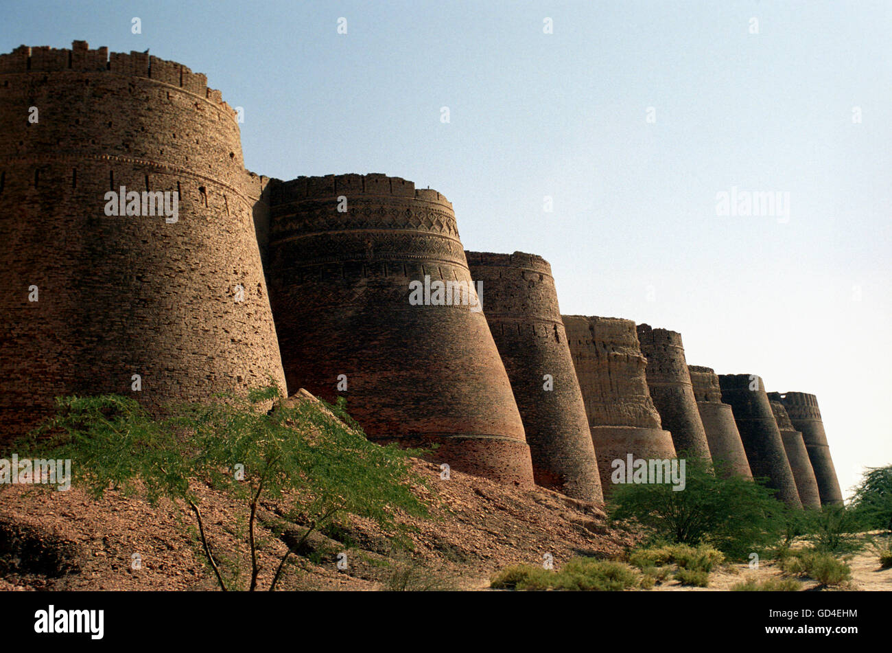 Derawar fort hi-res stock photography and images - Alamy