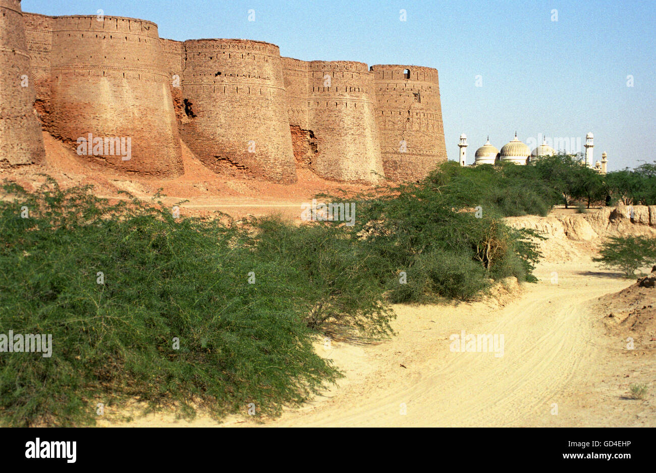 Derawar fort hi-res stock photography and images - Alamy