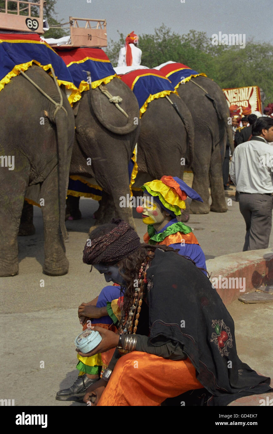 Elephant clowns hi-res stock photography and images - Alamy