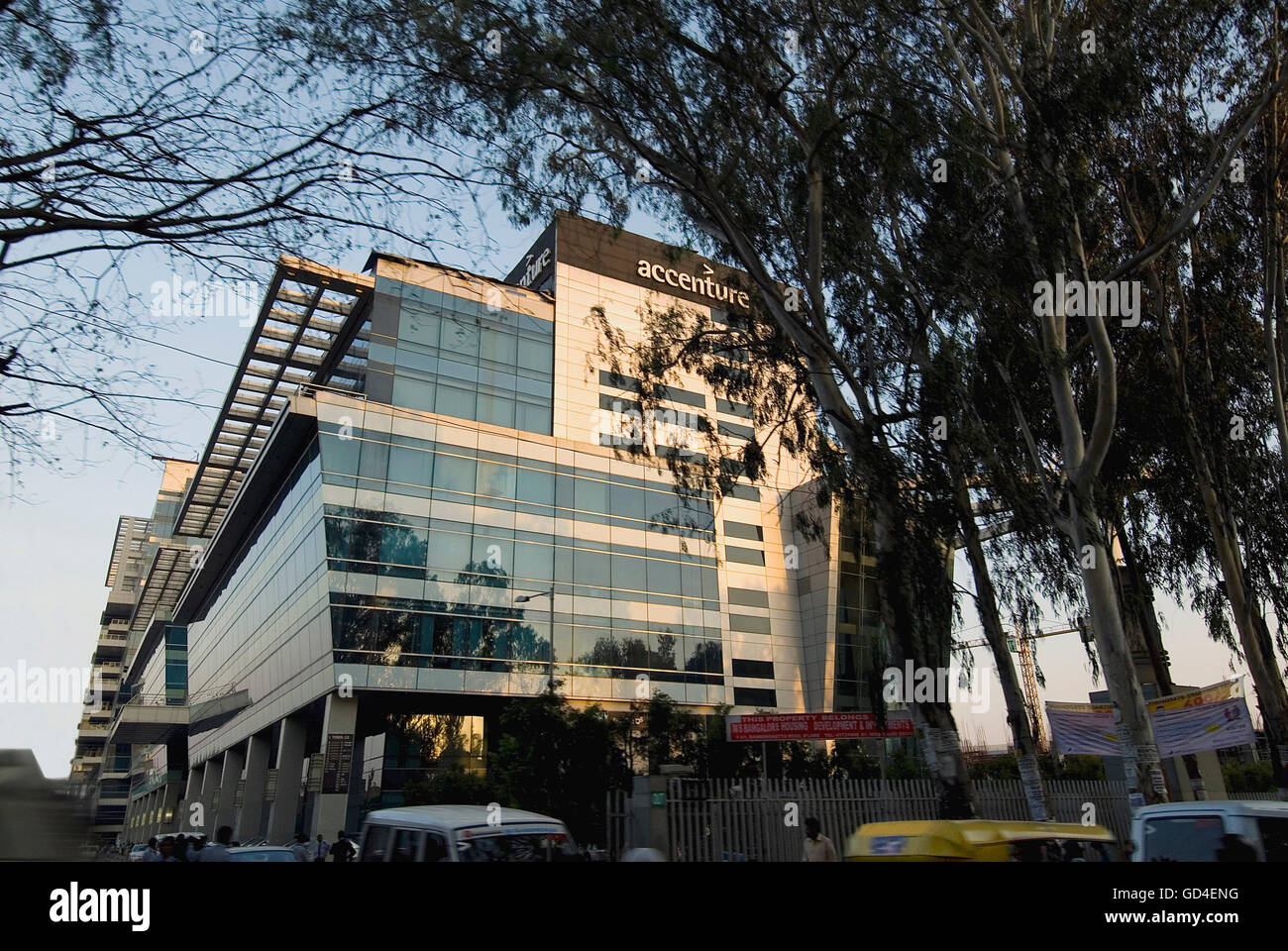Accenture buildings hi-res stock photography and images - Alamy