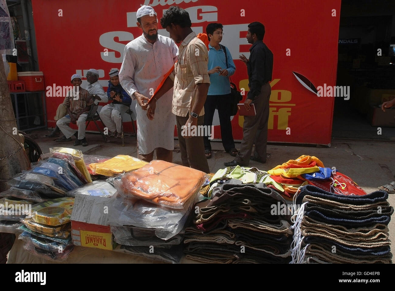 Roadside sales india hi-res stock photography and images - Alamy