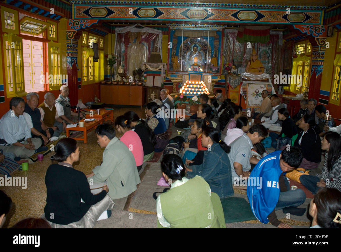 Devotees offering prayers Stock Photo - Alamy