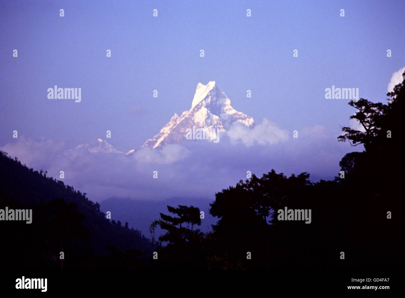 Mt fishtail hi-res stock photography and images - Alamy