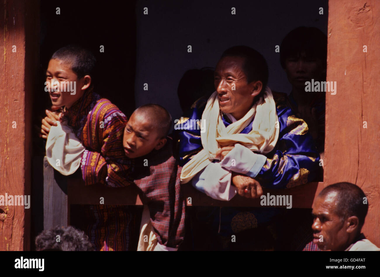 People looking towards right Stock Photo - Alamy