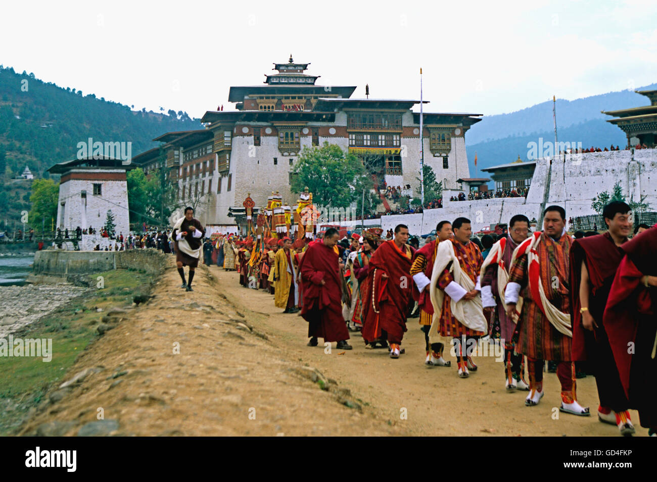 Buddhist monks at punakha dzong hi-res stock photography and images - Alamy