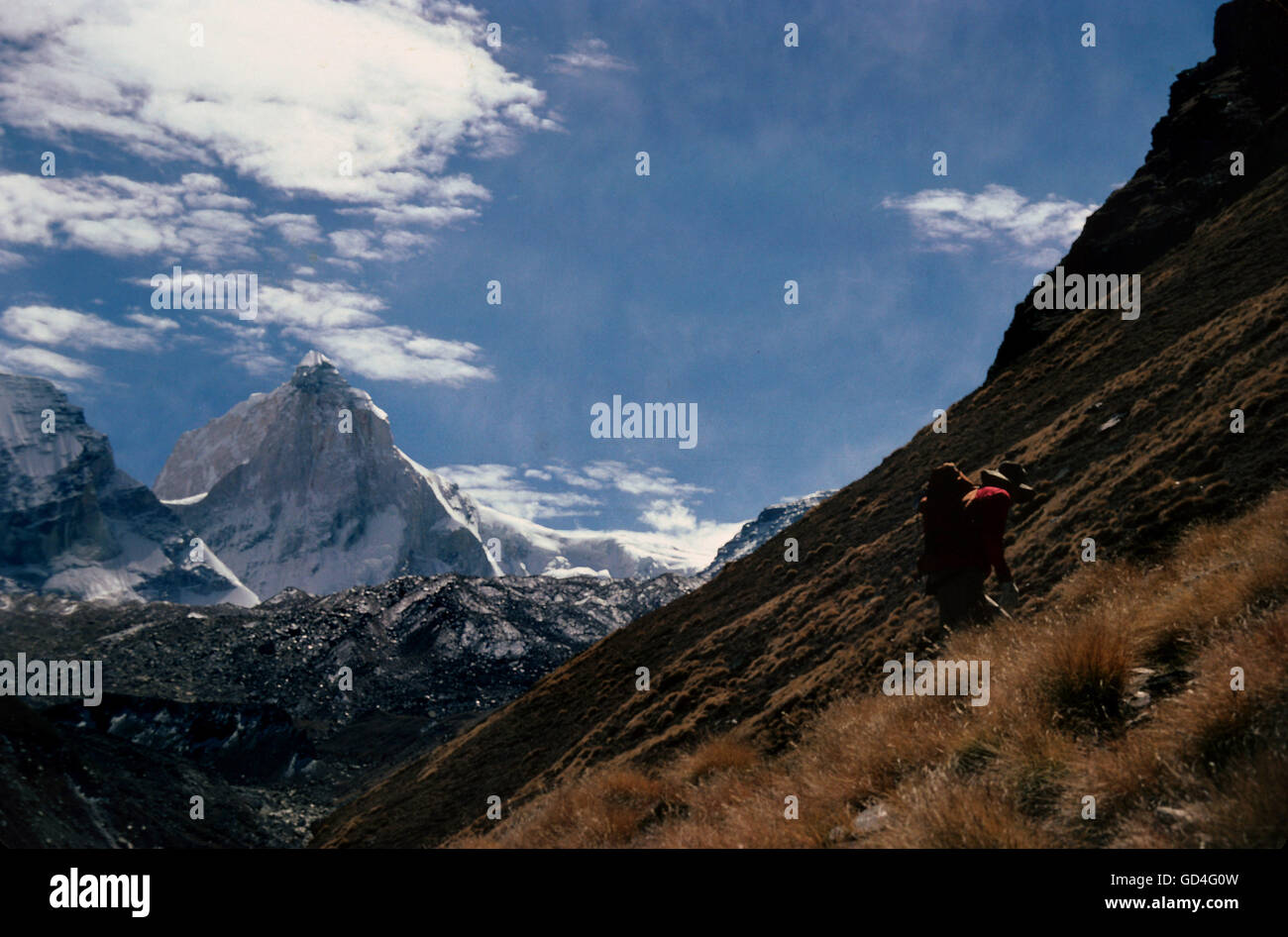 Garhwal ranges hi-res stock photography and images - Alamy