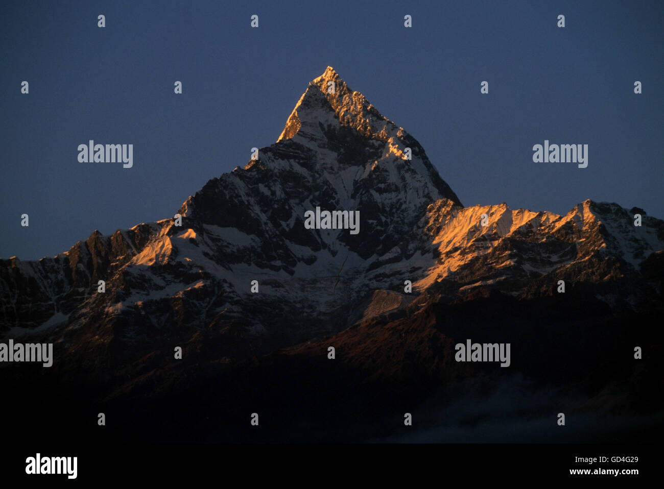 Mt fishtail hi-res stock photography and images - Alamy