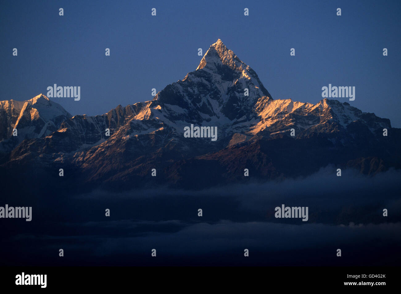 Mt fishtail hi-res stock photography and images - Alamy