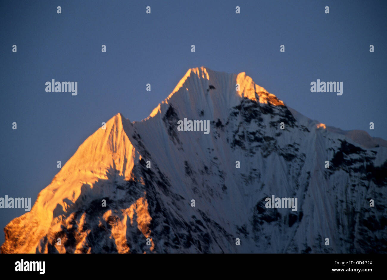 Hilly region of nepal hi-res stock photography and images - Alamy