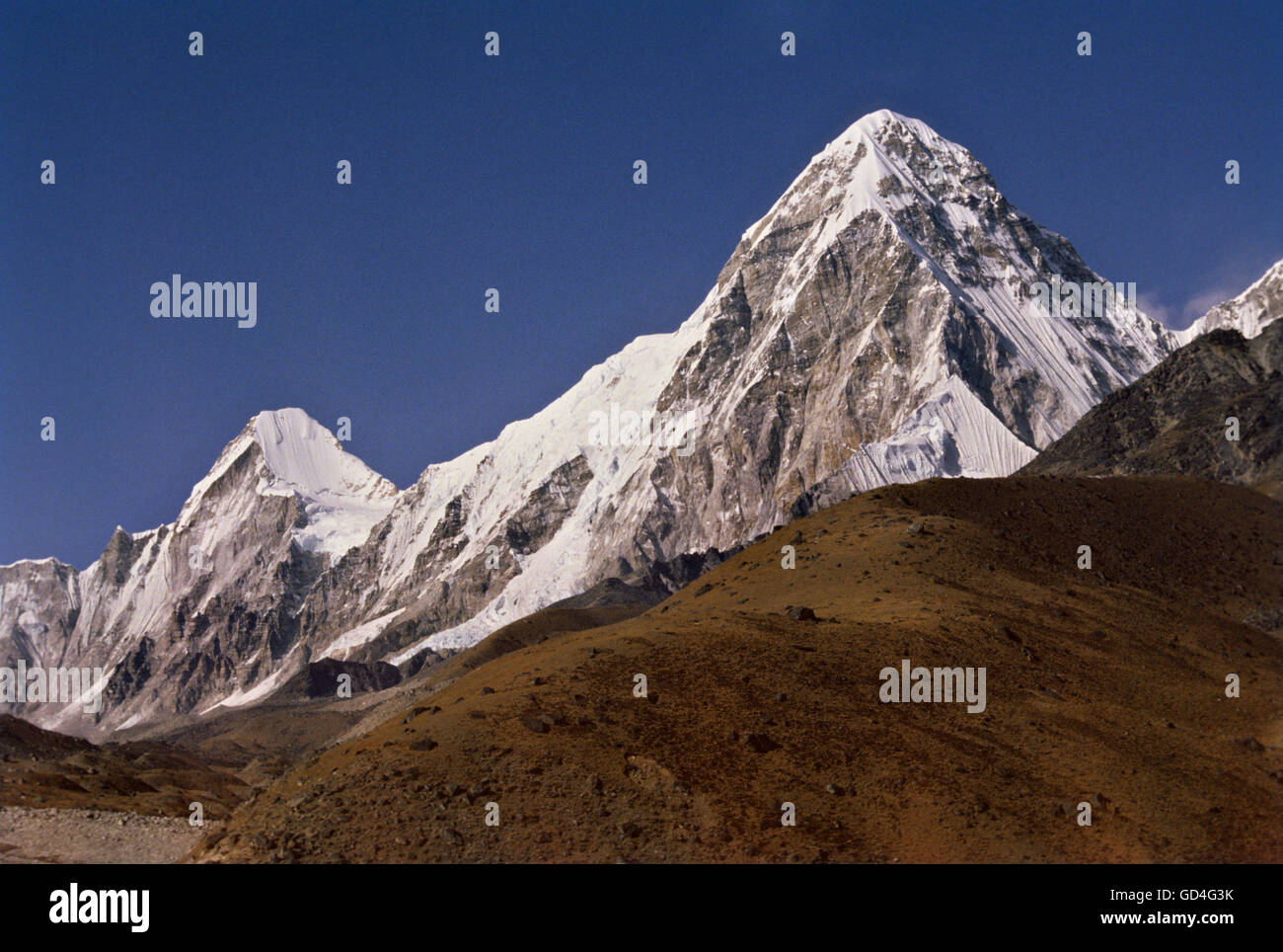 Snow clad hills Stock Photo - Alamy