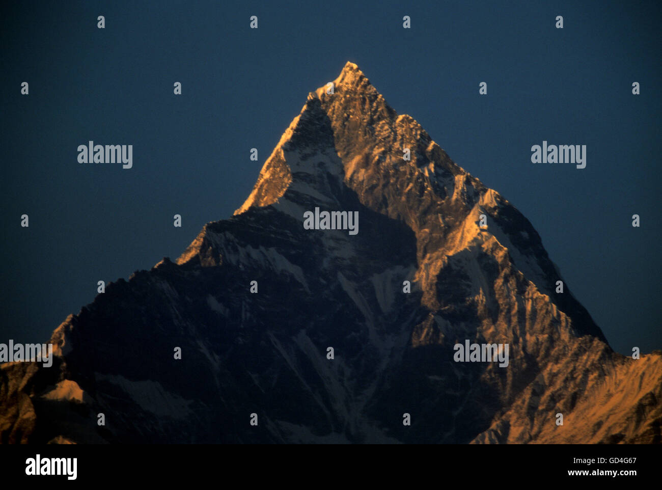 Mt fishtail hi-res stock photography and images - Alamy