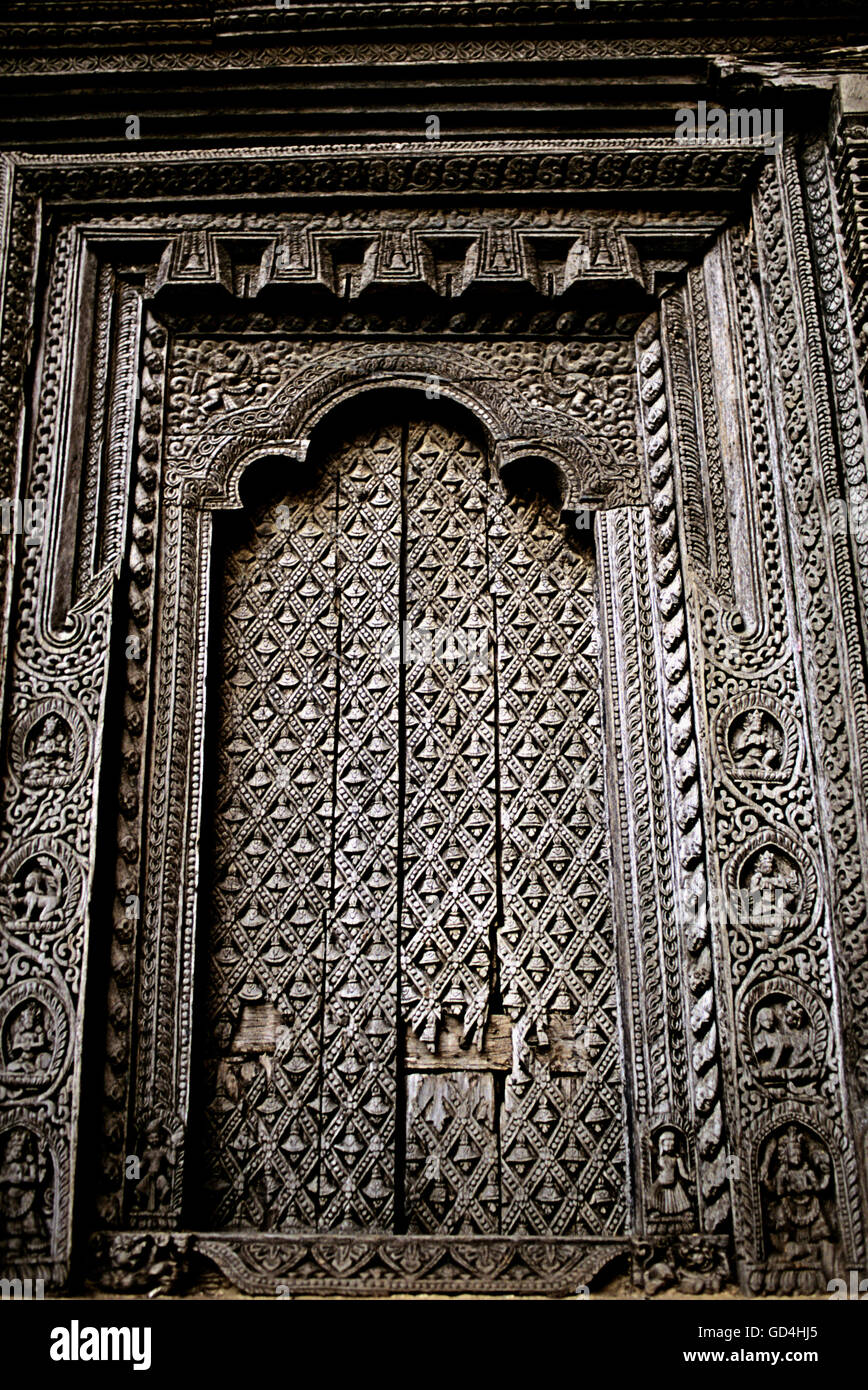 Art work carved wooden hi-res stock photography and images - Alamy