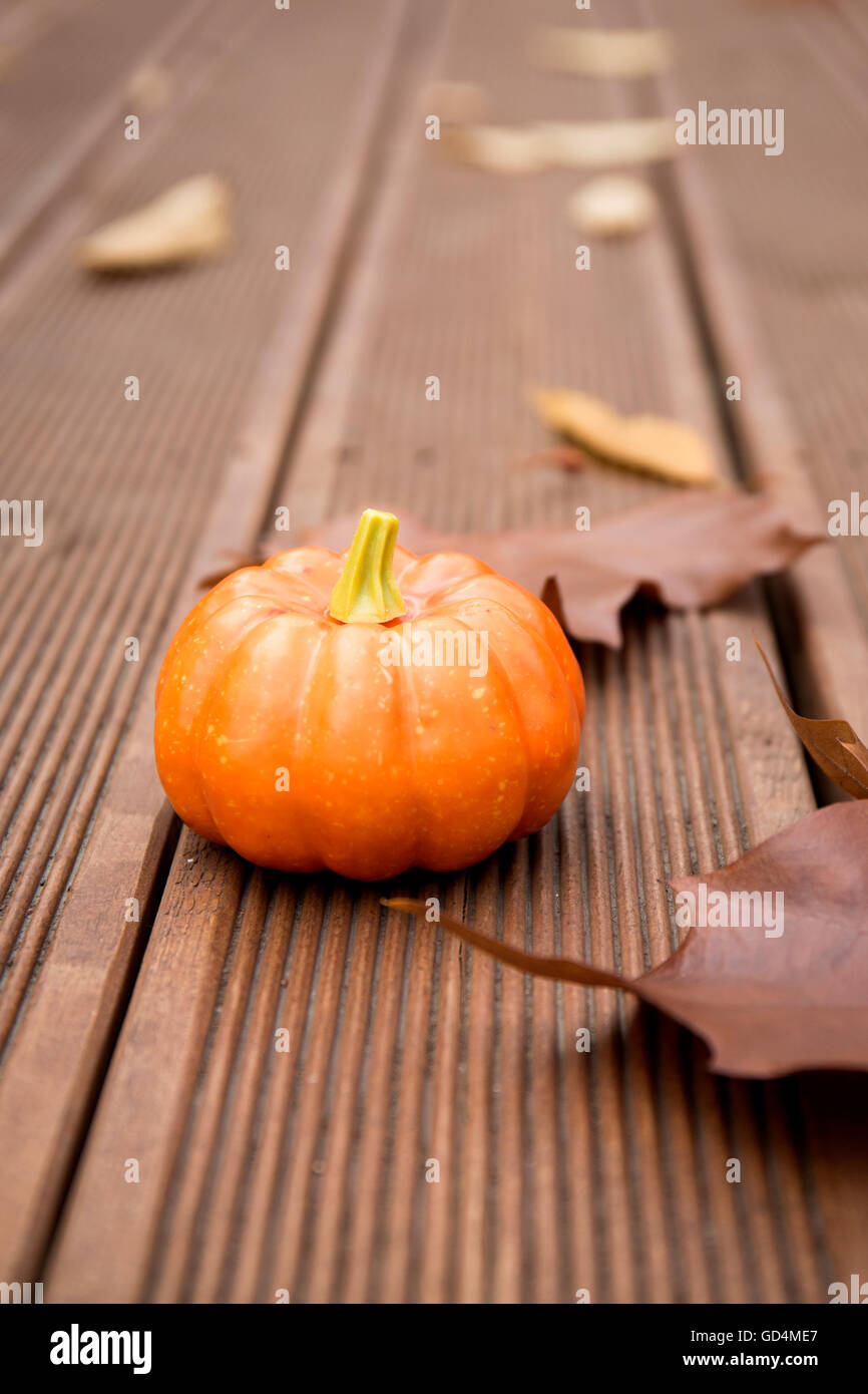 Fall an object Stock Photo - Alamy