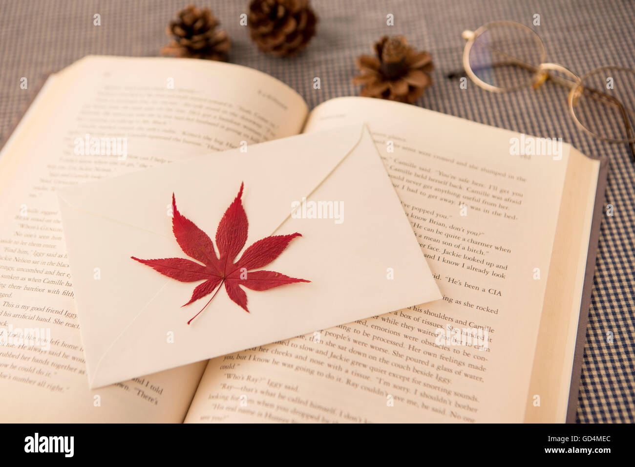 Fall an object Stock Photo - Alamy