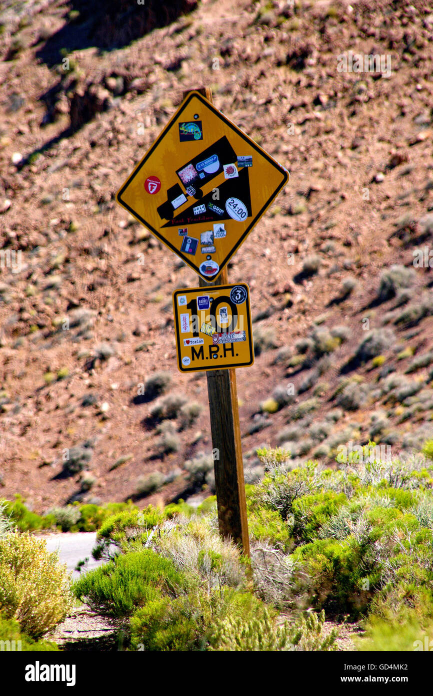 Steep grade road sign hi-res stock photography and images - Alamy