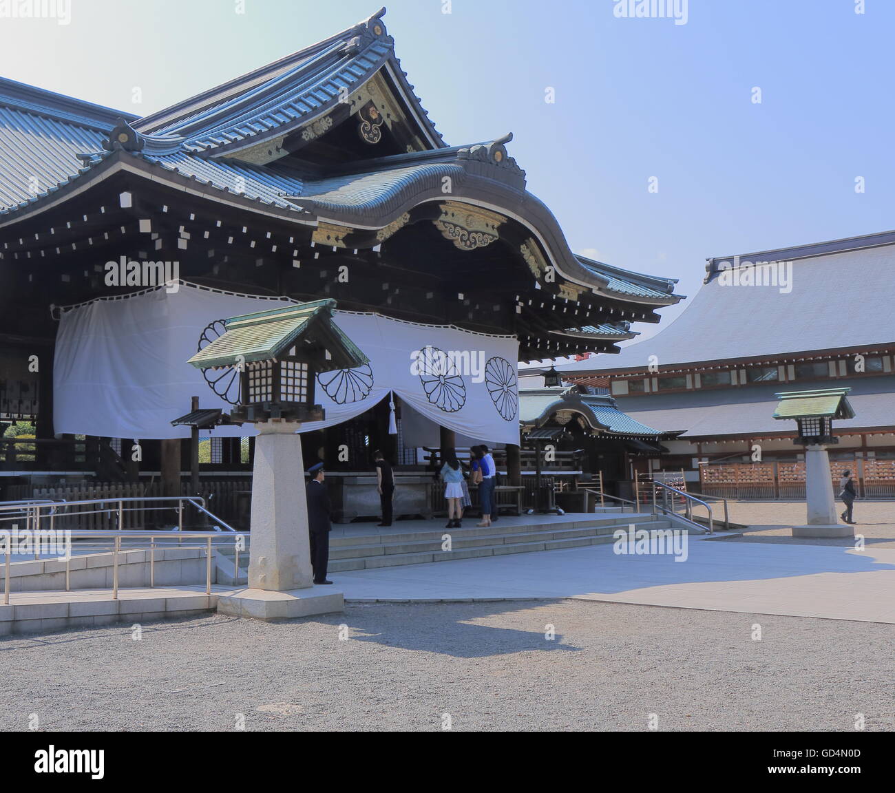 Yasukuni shrine hi-res stock photography and images - Alamy