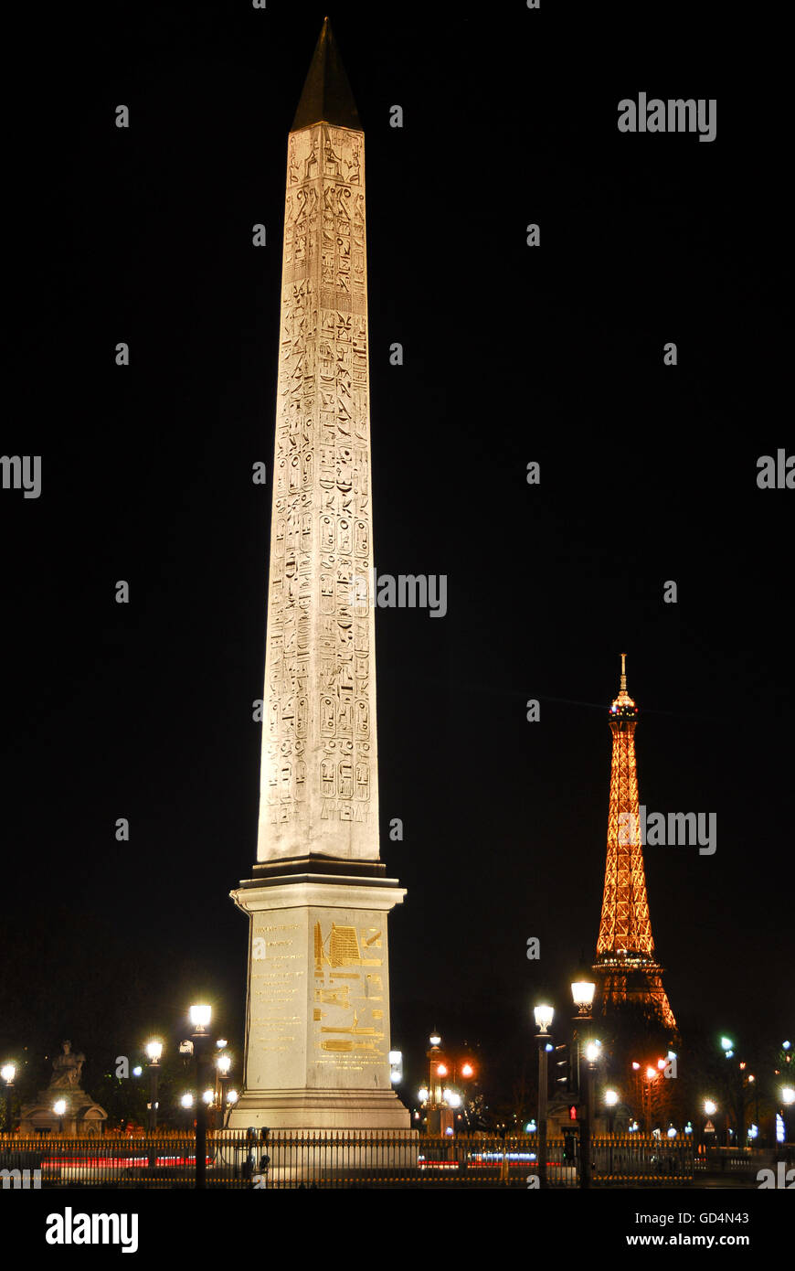 Place de la Concorde at night with the Eiffel Tower in the background ...