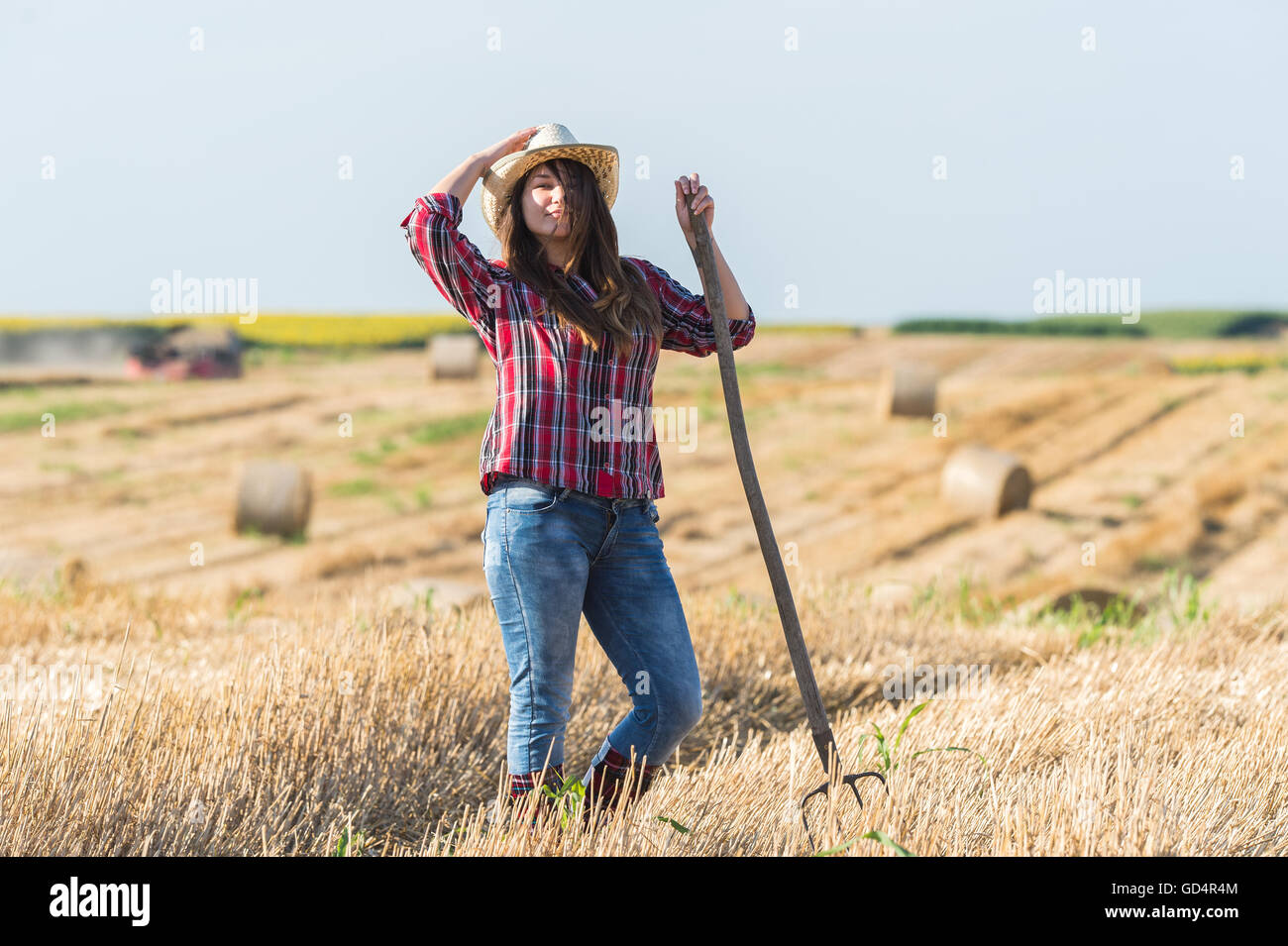 Peasant girl straw hat hi-res stock photography and images - Alamy