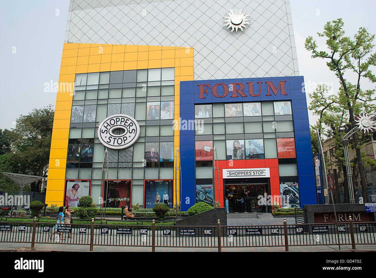 Shopping elgin hi-res stock photography and images - Alamy